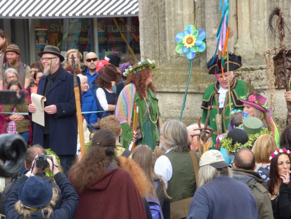 Introducing David Greenaway – Town Crier of Glastonbury | Sue Vincent's ...